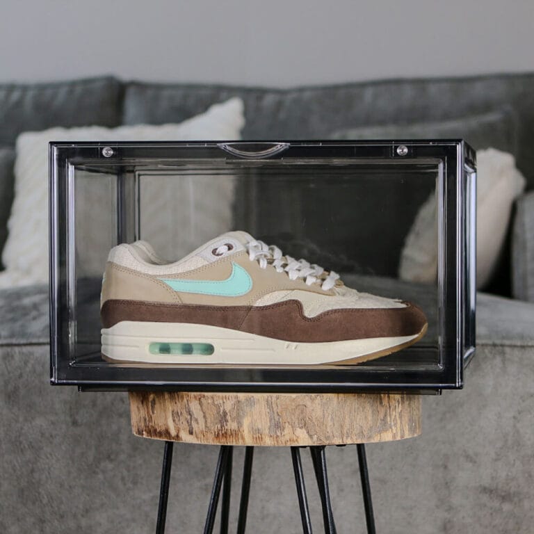 Sneakerbox Schwarz - SneakerStack
